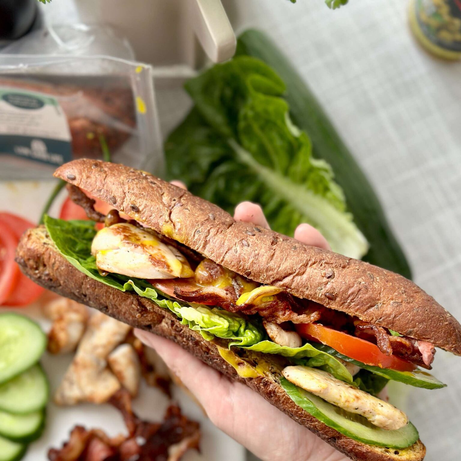 Klassisk sandwich med kylling og bacon - Low Carb Life